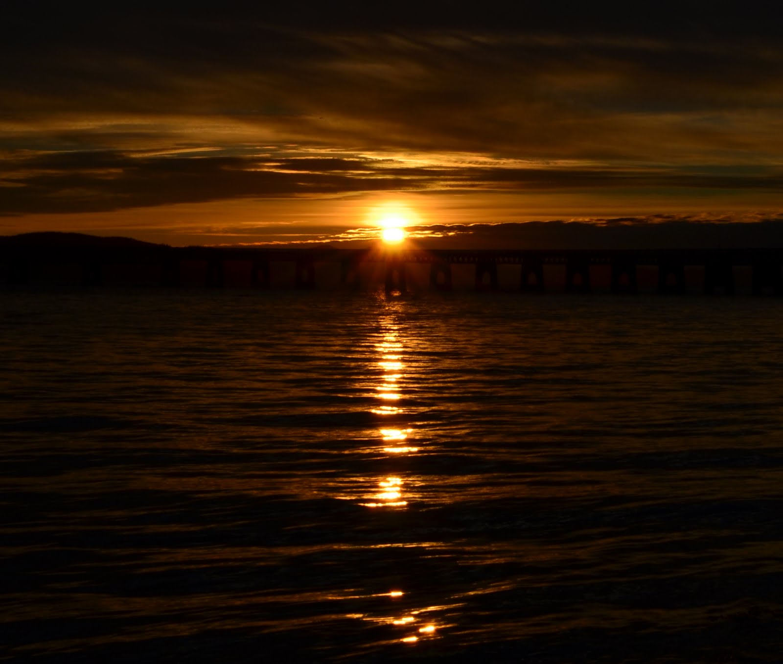 Tour Scotland: Tour Scotland Photographs Sun Setting Tay Bridge Dundee