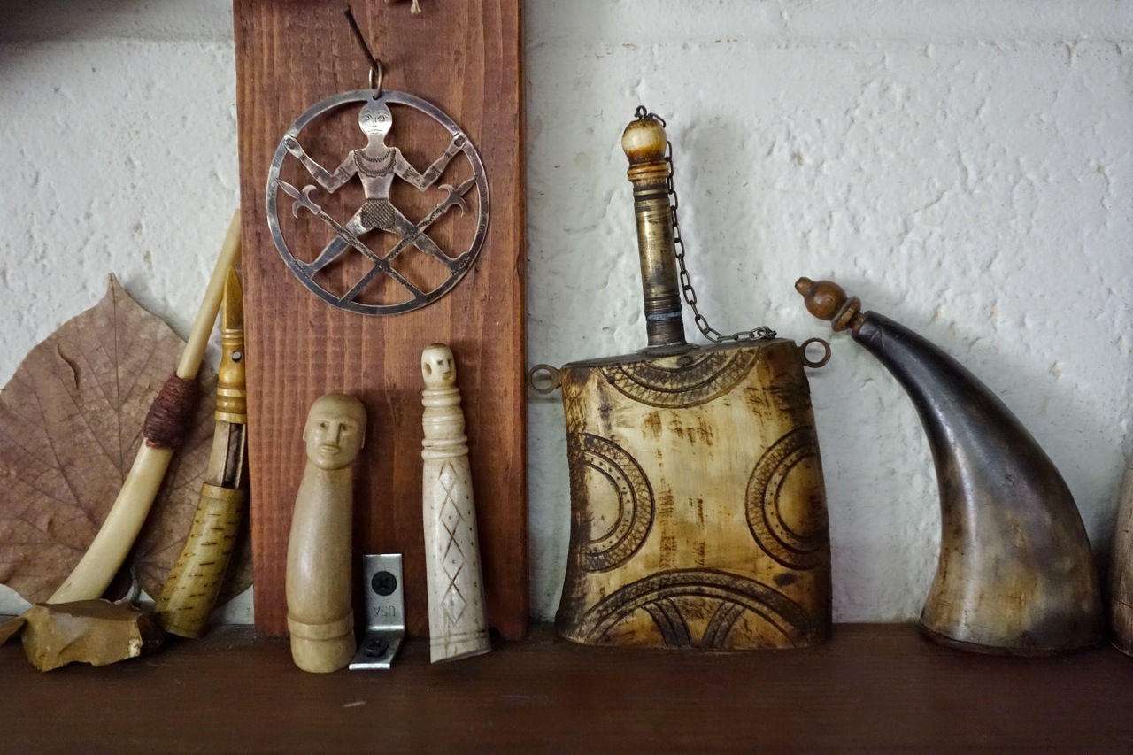 Contemporary Makers: Bench Copy of a 17th Century Powder Flask by Steve Lodding