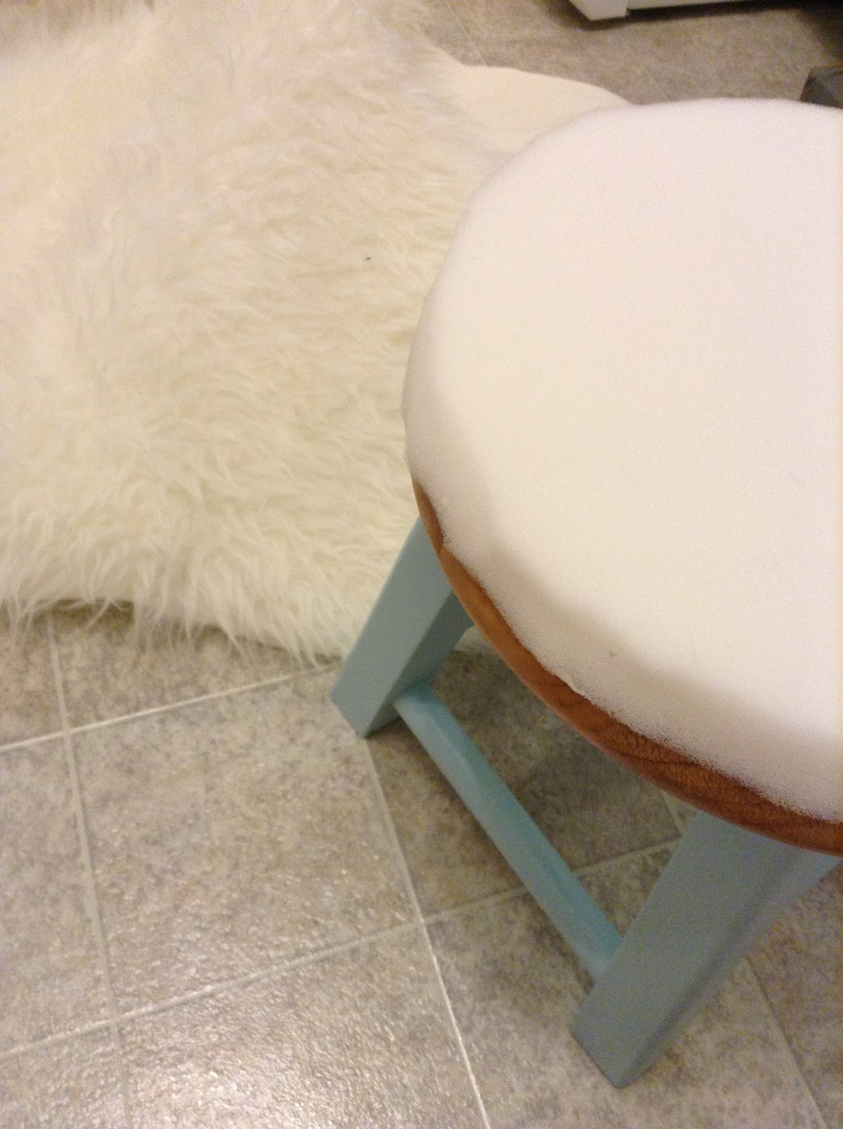 Little Bits of Lacey: The Cutest Little Stool Ever