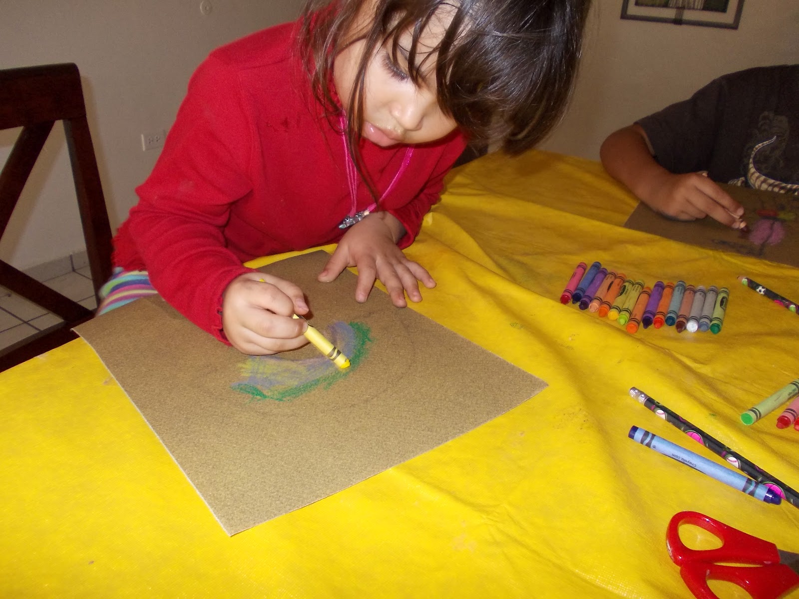 Aprendo jugando en casa: Imprimiendo con Papel de Lija