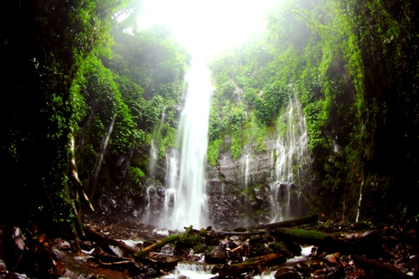 Slamet Riyadi: Menikmati Candu Air Terjun, Curug Lawe dan Benowo ...