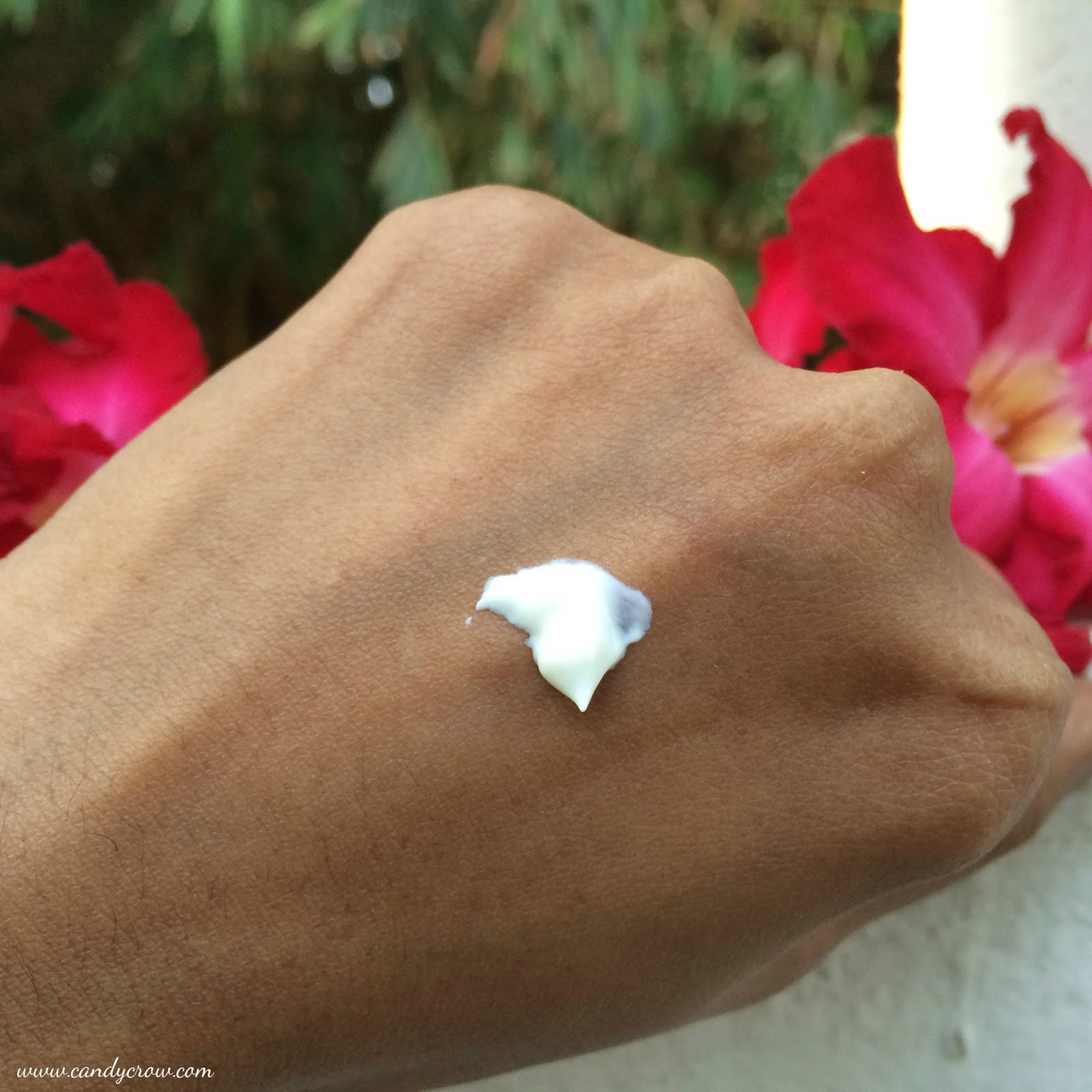 Photostable Sunscreen Gel Review - Best Sunscreen for oily skin - Candy ...