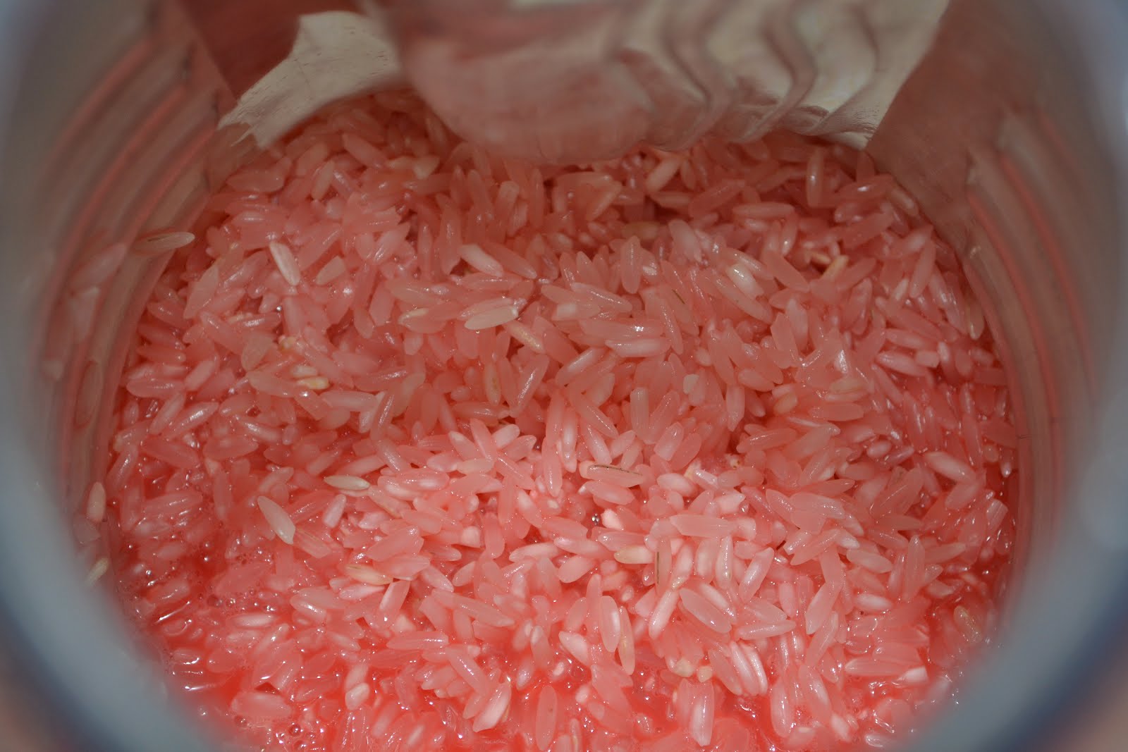 Love you more than a bus: How to color rice