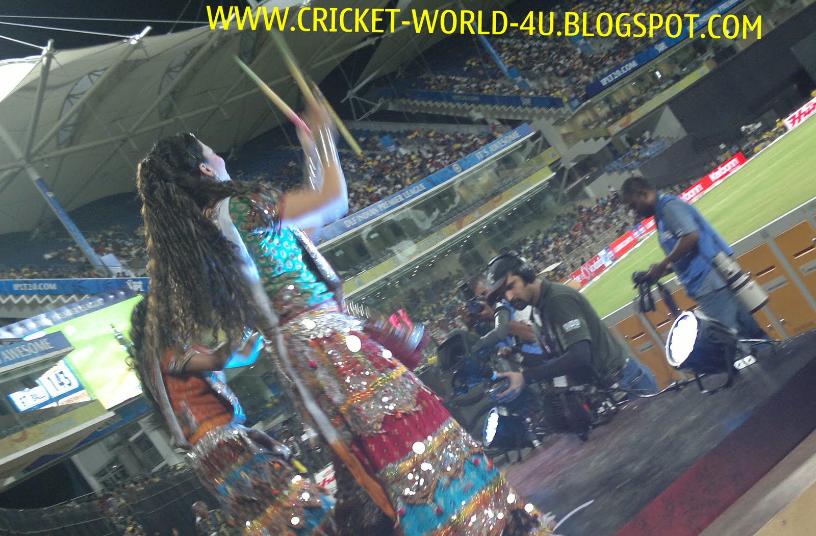 IPL CHEERLEADERS DANCING