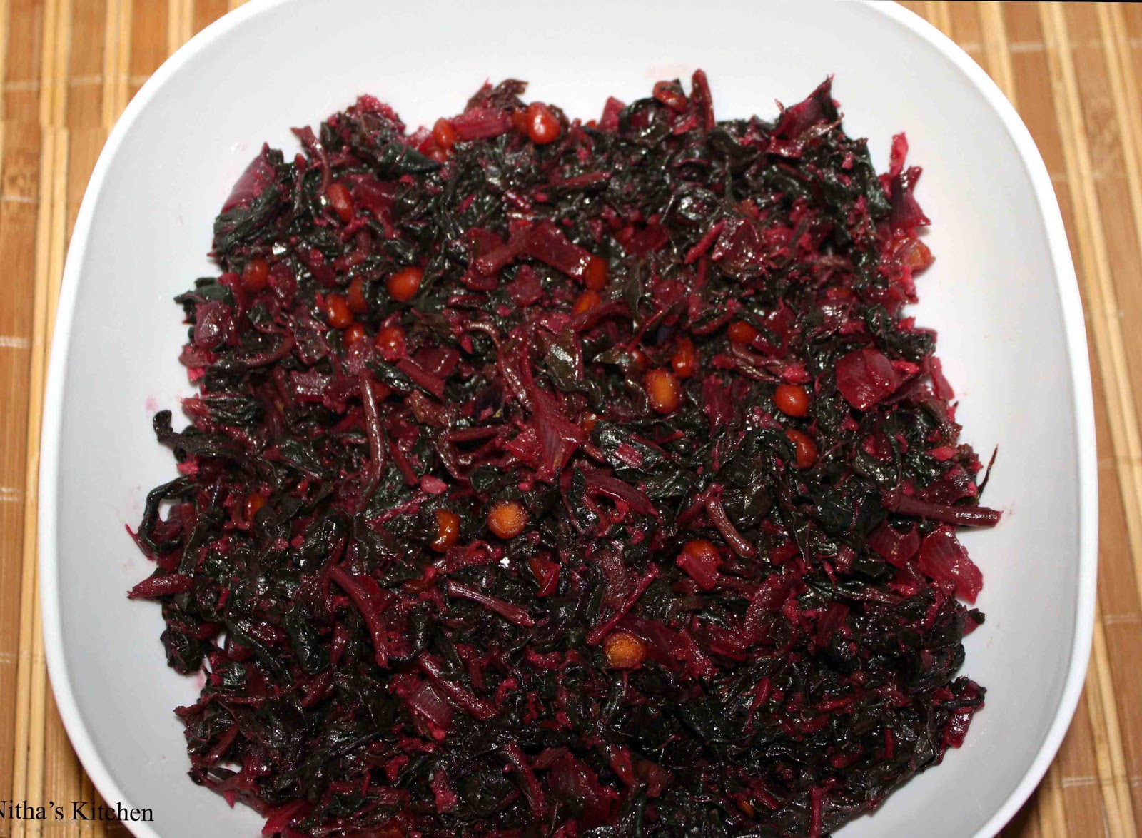 Nitha Kitchen: Red Keerai | Red Amaranth Leaves Poriyal