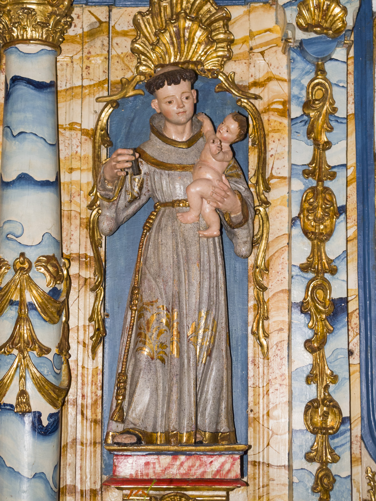 Rincones de la Mariña: El retablo rococo de la capilla de San Ciprián.