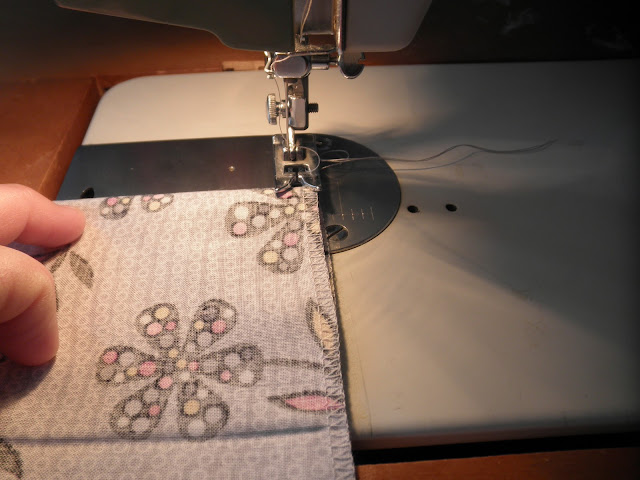 Sew Divertimento: Drawstring Bag Tutorial ! ~ IC 39