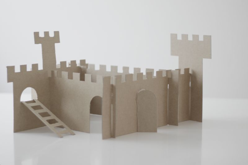 Minna Jones: cardboard castle