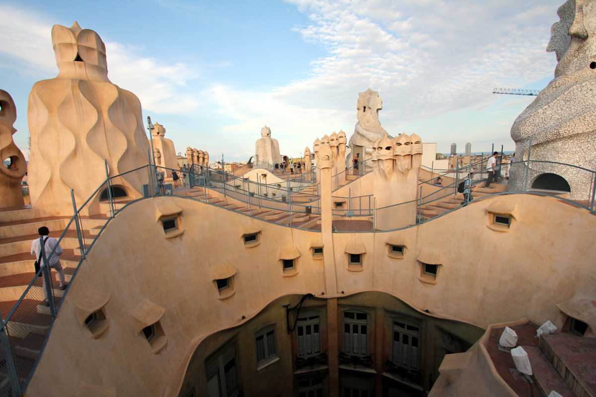 Use of Natural Forms: Antoni Gaudi: La Pedrara