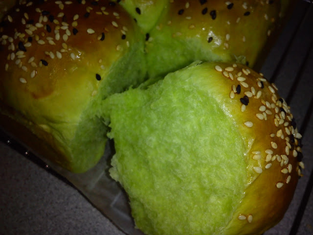 Cooking Pleasure: DOUBLE SOFT PANDAN BUNS
