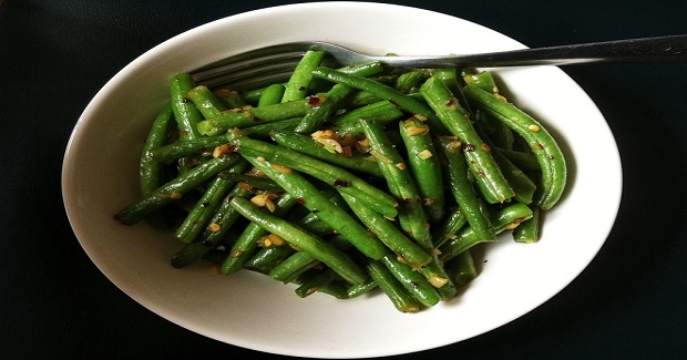 Spicy Garlic String Beans Recipe - Pinoy Food Island