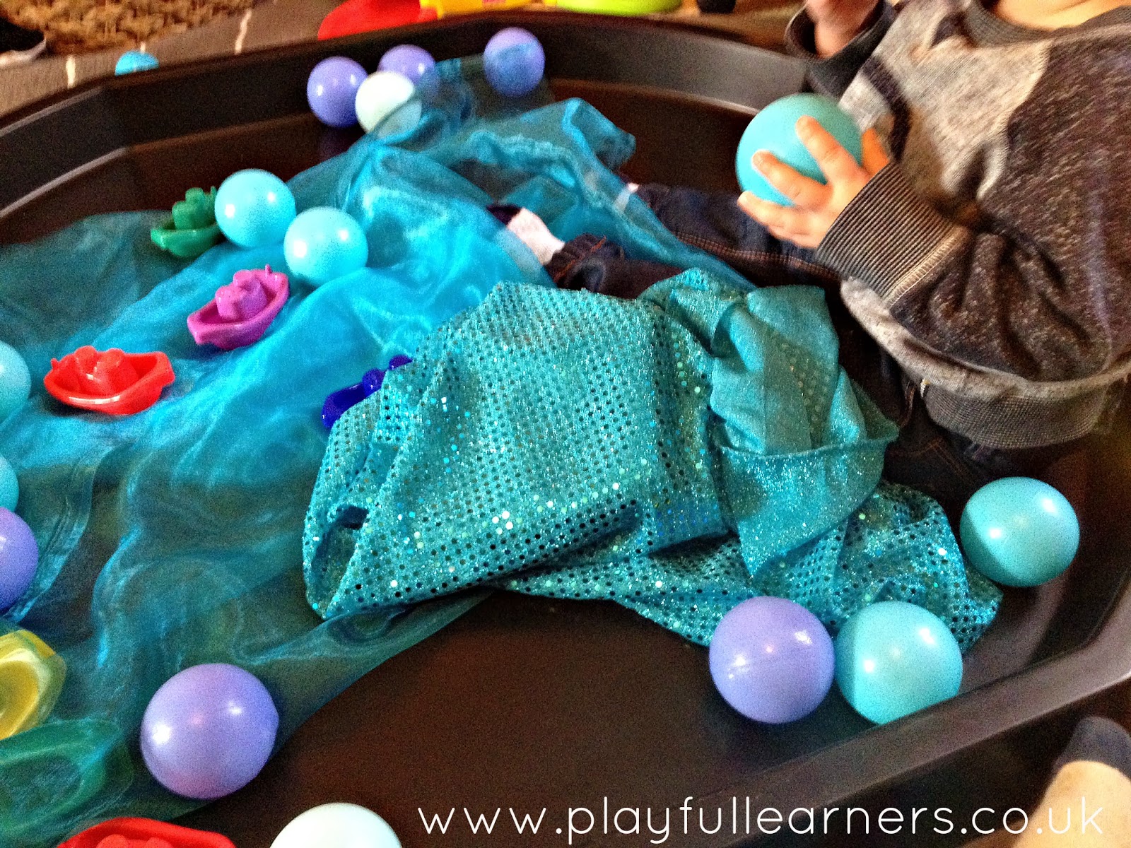 Playful Learners: Sensory Tray: Row Row Row The Boat