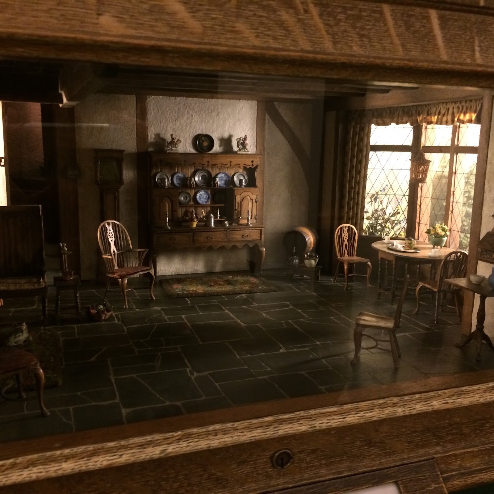 Cozy Nooks and Gardens: The Thorne Rooms