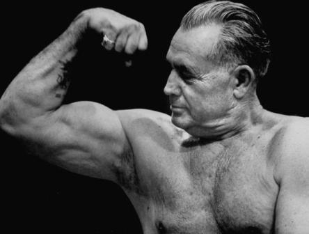 world bodybuilders pictures: new york bodybuilder Charles Atlas