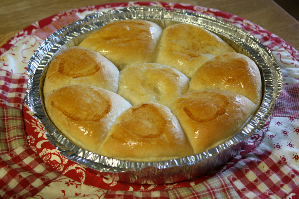 Freezer Dinner Rolls with Cinnamon Vanilla Honey Butter — Mommy's Kitchen