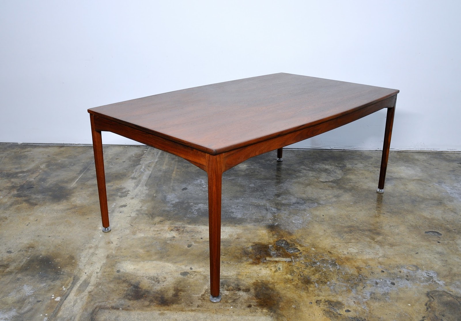 SELECT MODERN: Jens Risom Dining Room Table