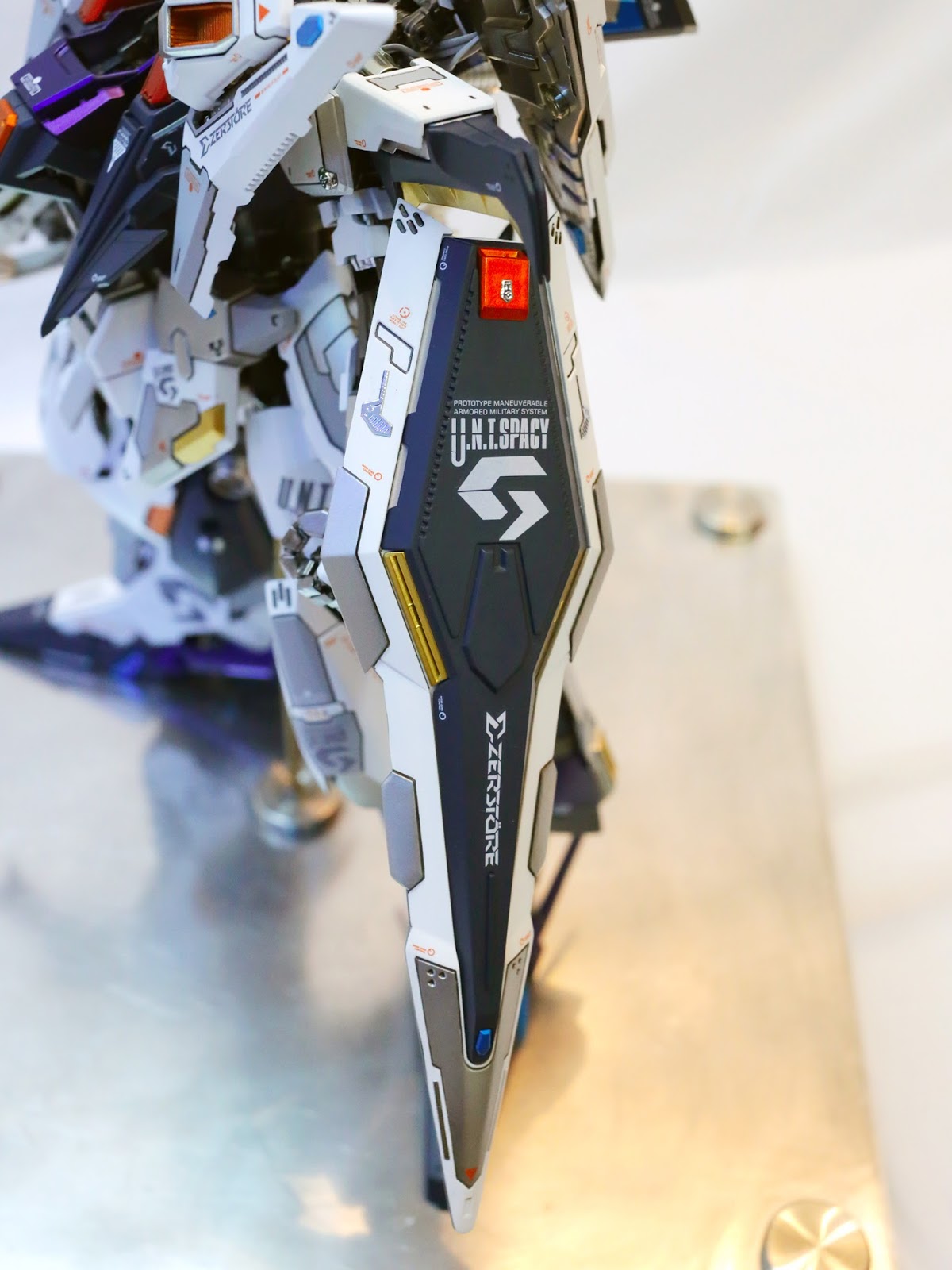 Custom Build : 1/100 RX-105 XI Gundam + Full Led Mod