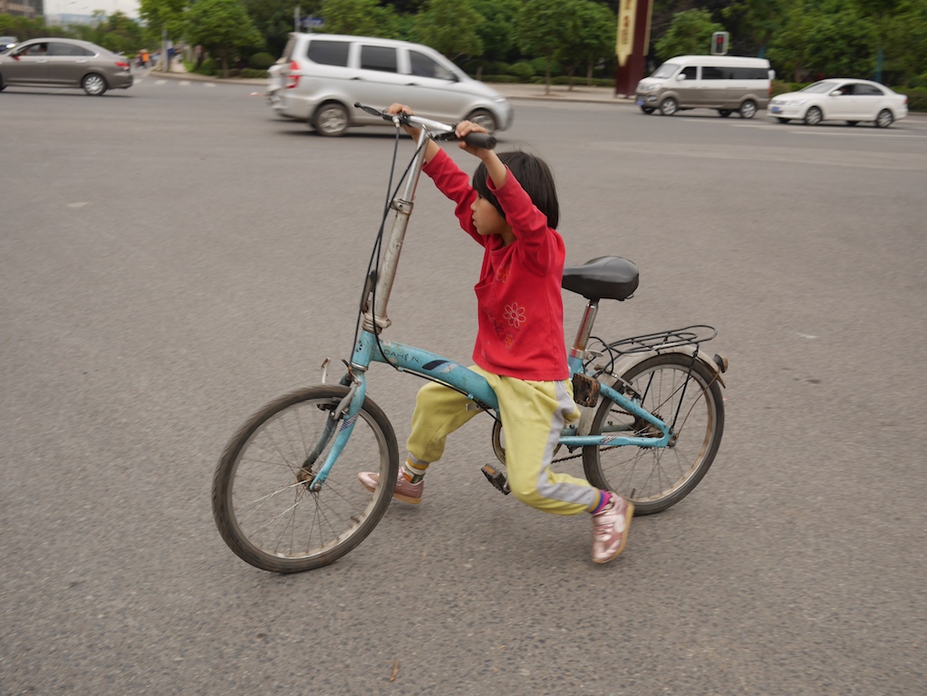A Crossbar Bicycle Walk in Hengyang - Isidor's Fugue