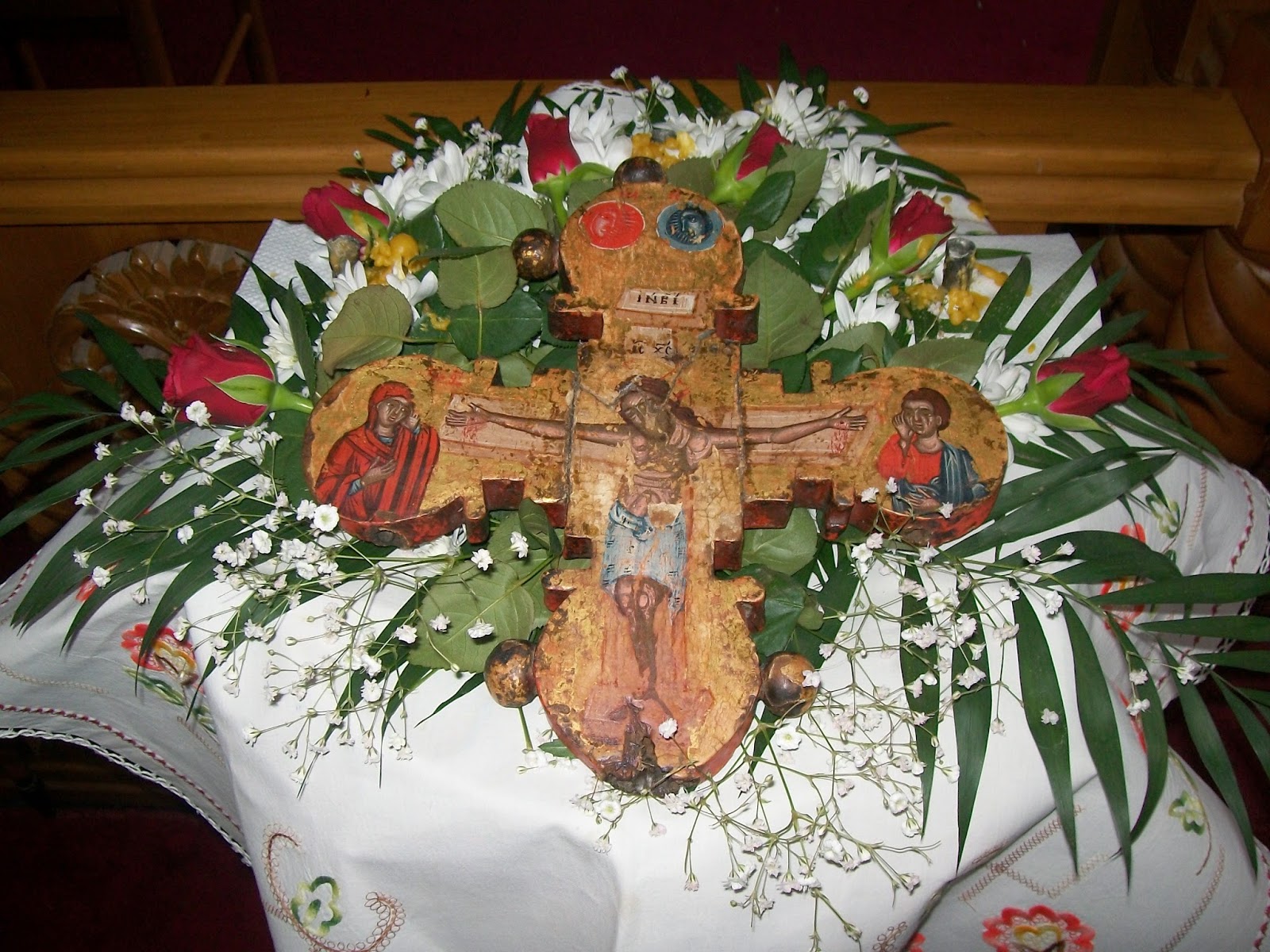 Κυριακη Σταυροπροσκυνησεως: Ο Σταυρος του Χριστου η Ωραιοτης της ...