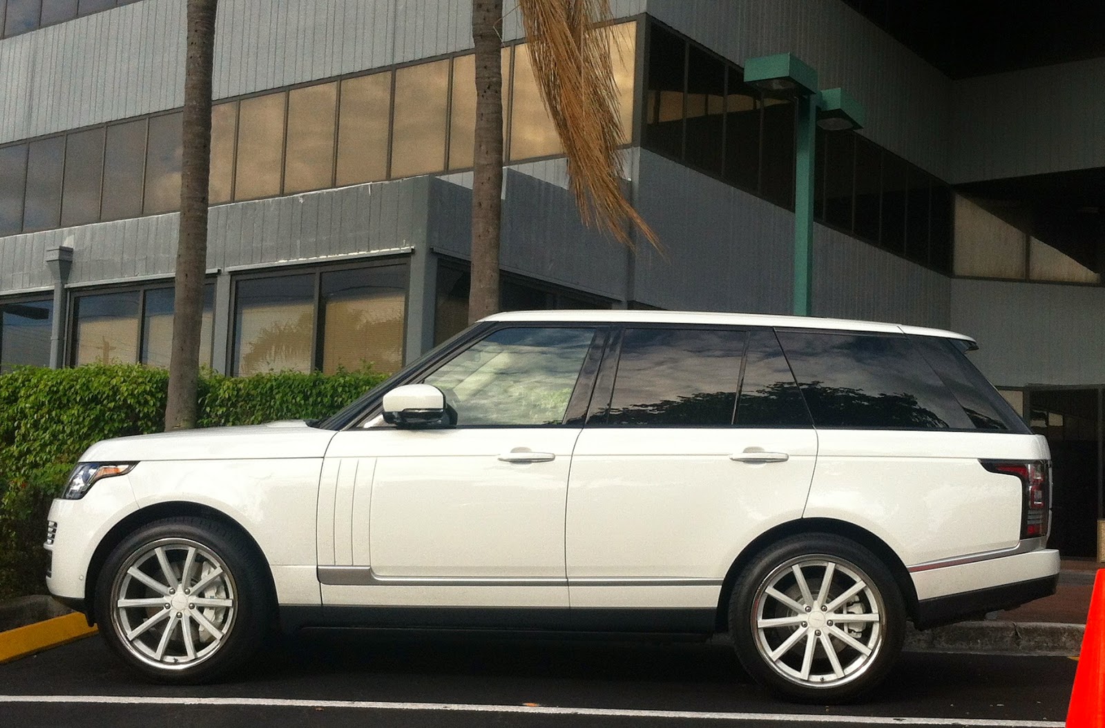 White Range Rover With White Rims at Olivia Quinn blog