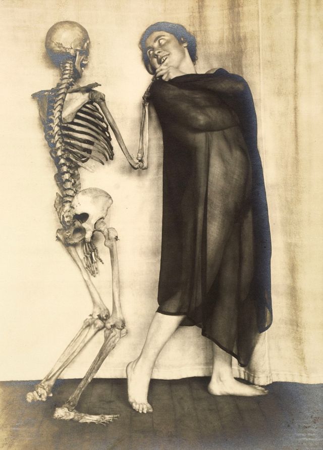 Surreal Photographs of 'Lady Dancing With Skeleton' in the Early 1920s ...
