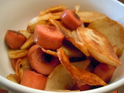 The Savvy Kitchen: Easy Skillet Potatoes and Hot Dogs