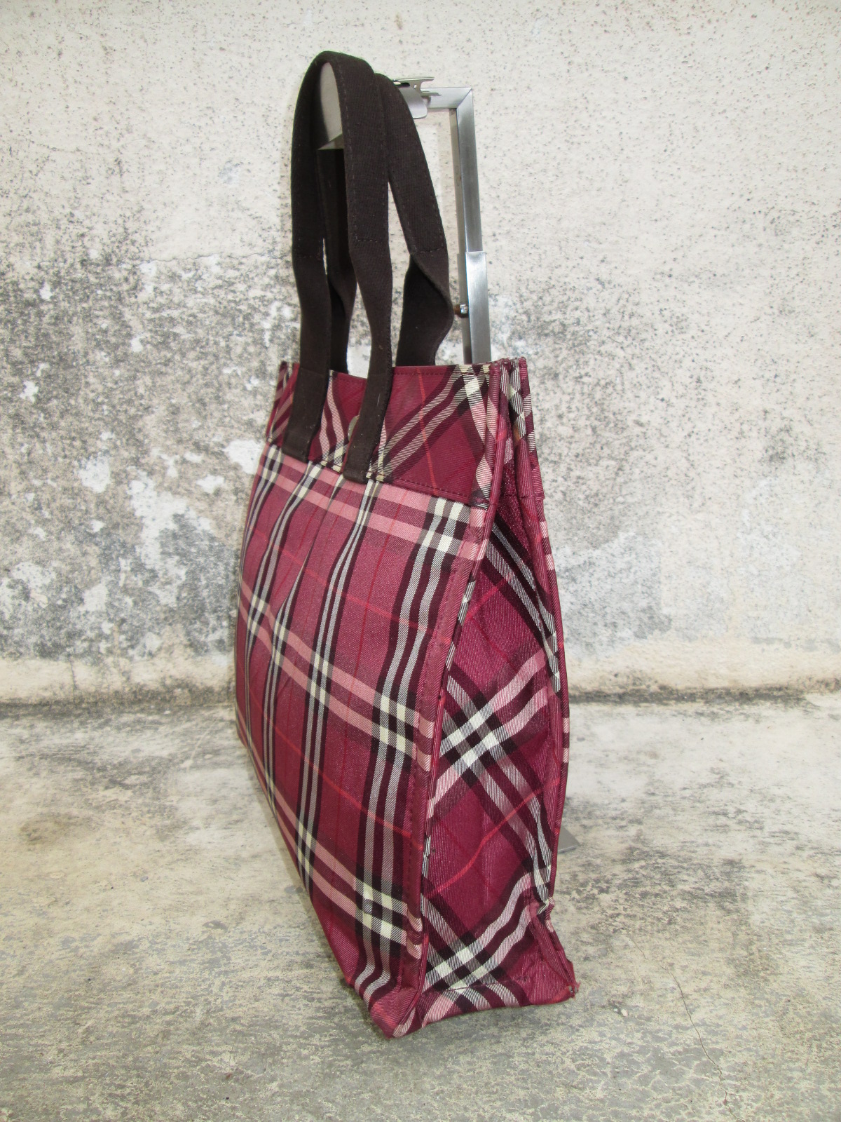 d0rayakEEbaG: Authentic Burberry BLUE LABEL Tote Bag(SOLD)