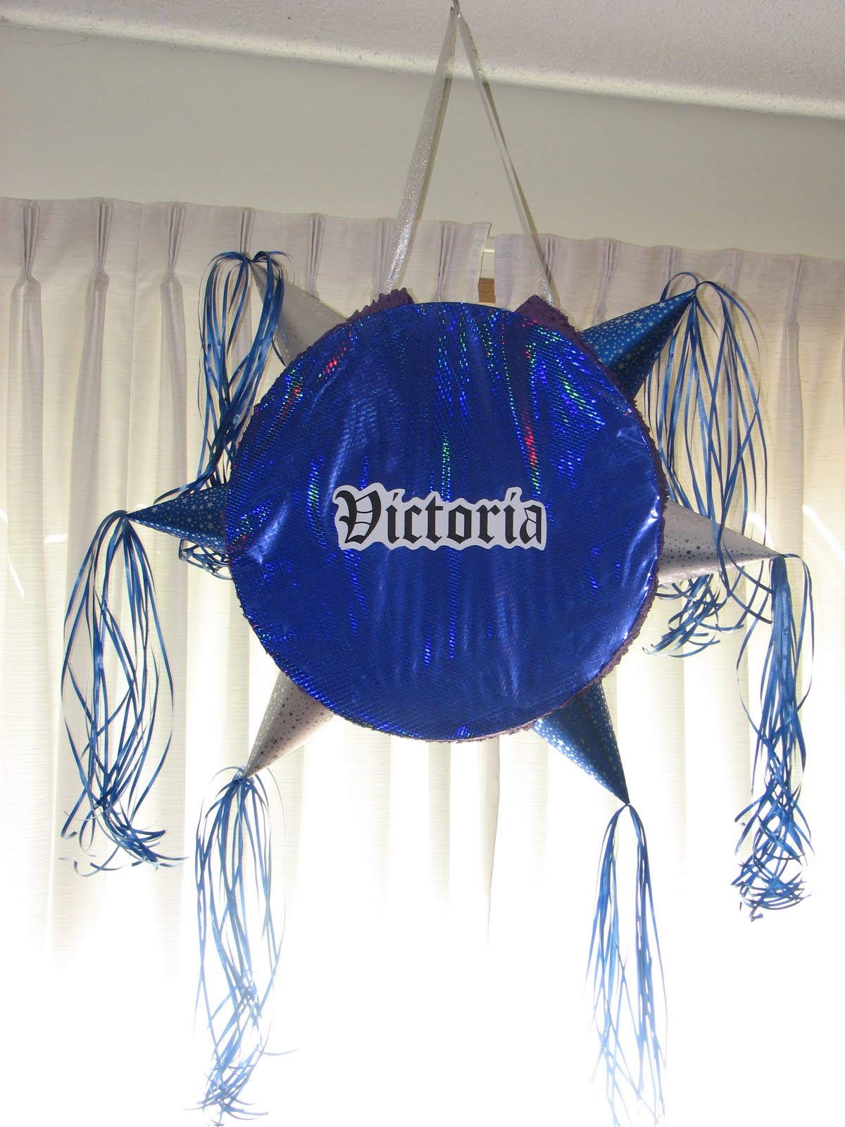Utopia Party Decor: Pinatas