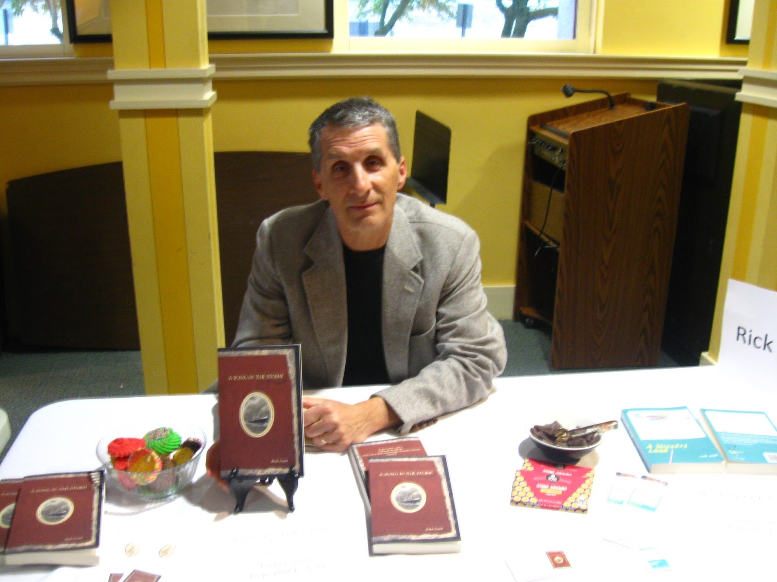 Dale T. Phillips' Rounded Corner: Lowell Library Author Show