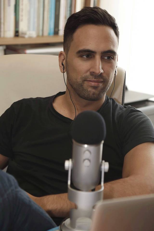 Confesiones tirado en la pista de baile: > Alex Fidalgo