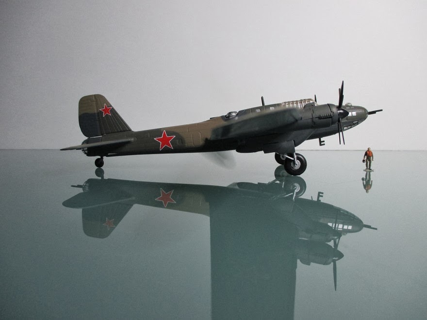 1/144 airbattle: 1/144 Petlyakov Pe-8 - by Altaya (Ixo)