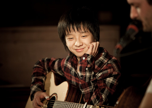 I Think ..: Fingerstyle Guitarist SUNGHA JUNG