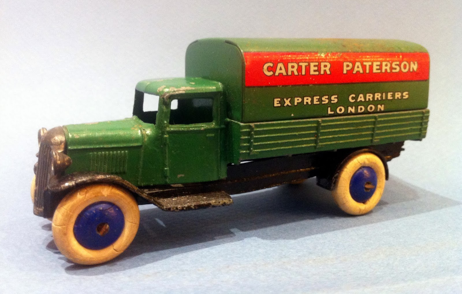 I wish I were a british boy in the 30's: Carter Paterson covered wagon