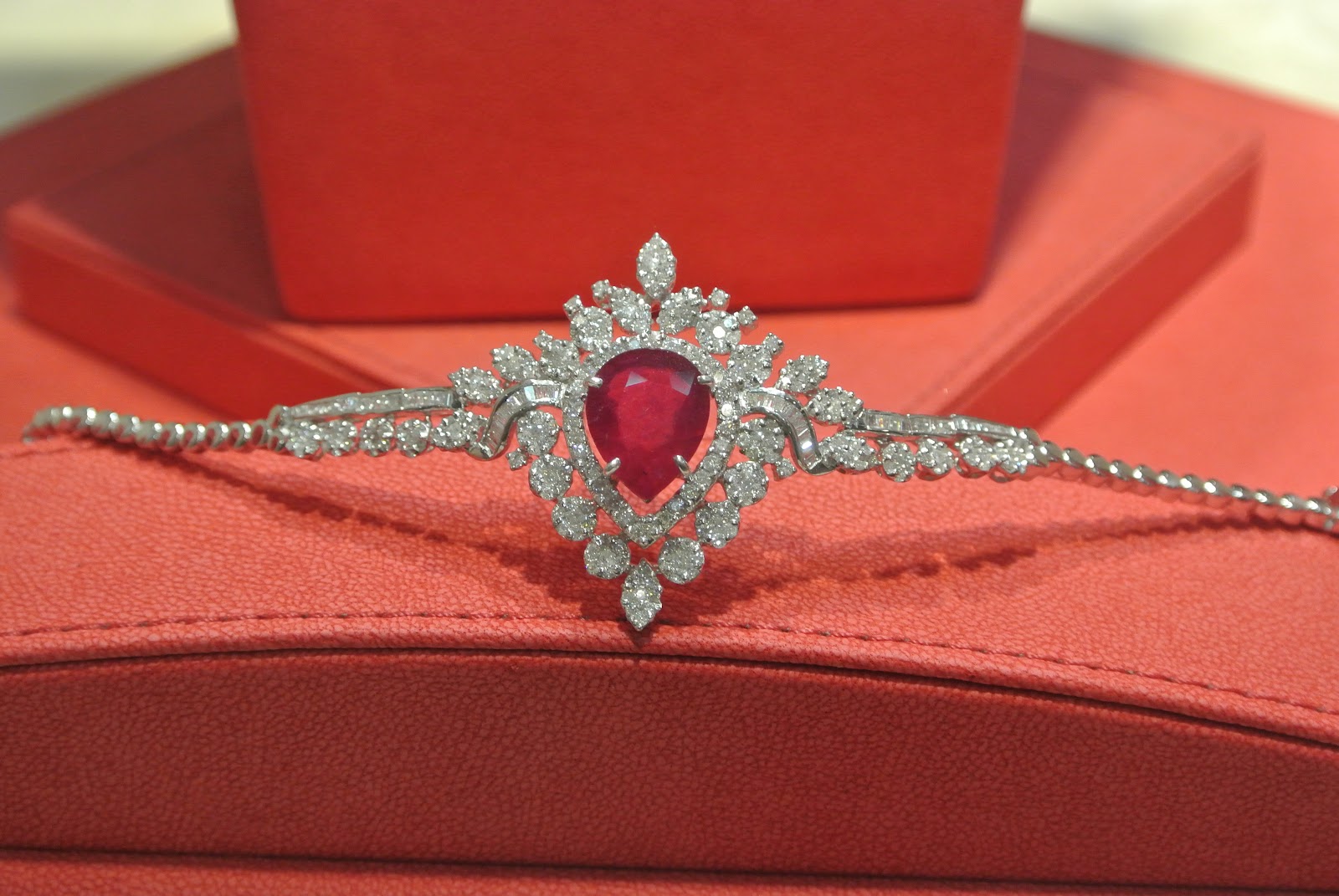 LADIES AND THE CITY: QATAR CHAPTER 10: Doha Jewelry Show 2012 Part III ...