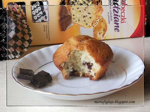 Marta Figluje: Marta figluje w kuchni - babeczki Delecta