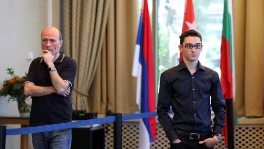 Ajedrez, la lucha continúa: LOS ENTRENADORES DE CARUANA. - MI Raúl Ocampo