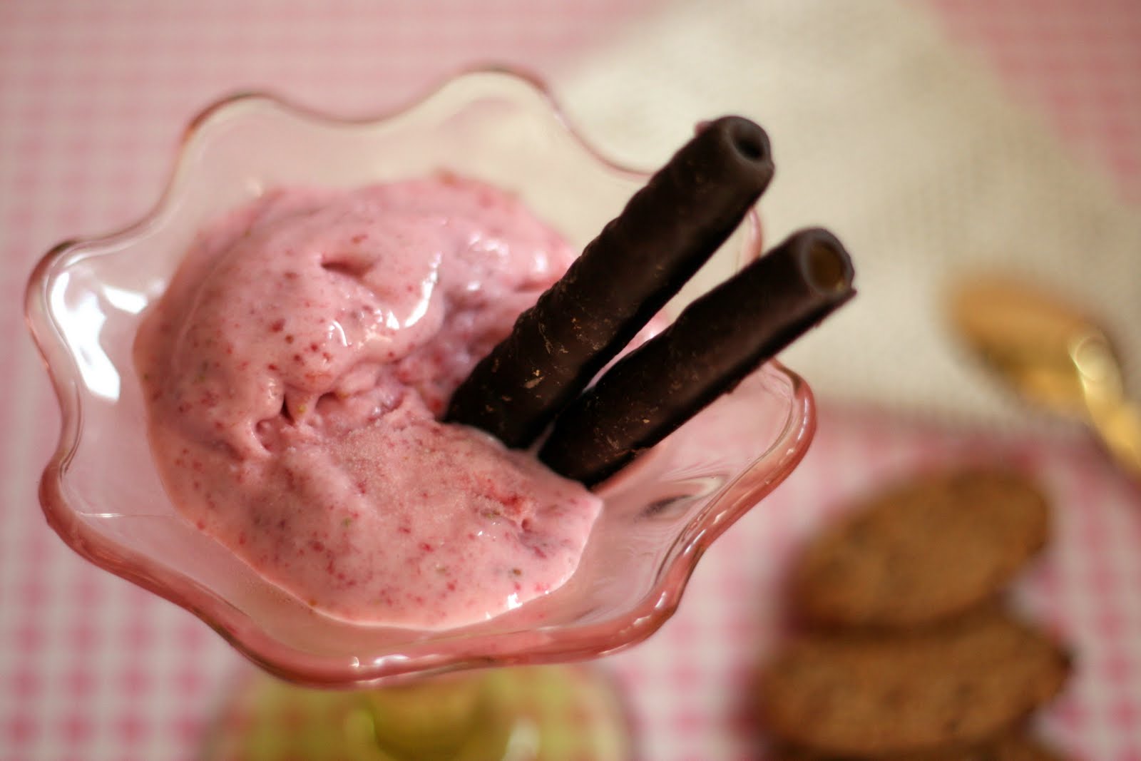 Mary505: Helado de leche condensada y fresas