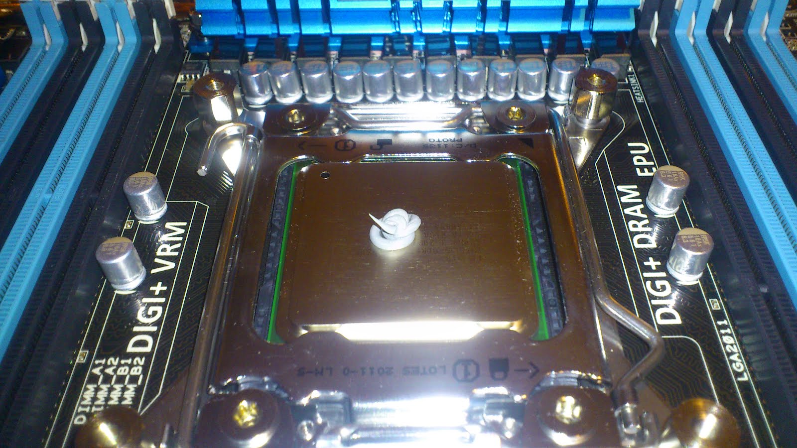 PC Build 2012: Installing CPU