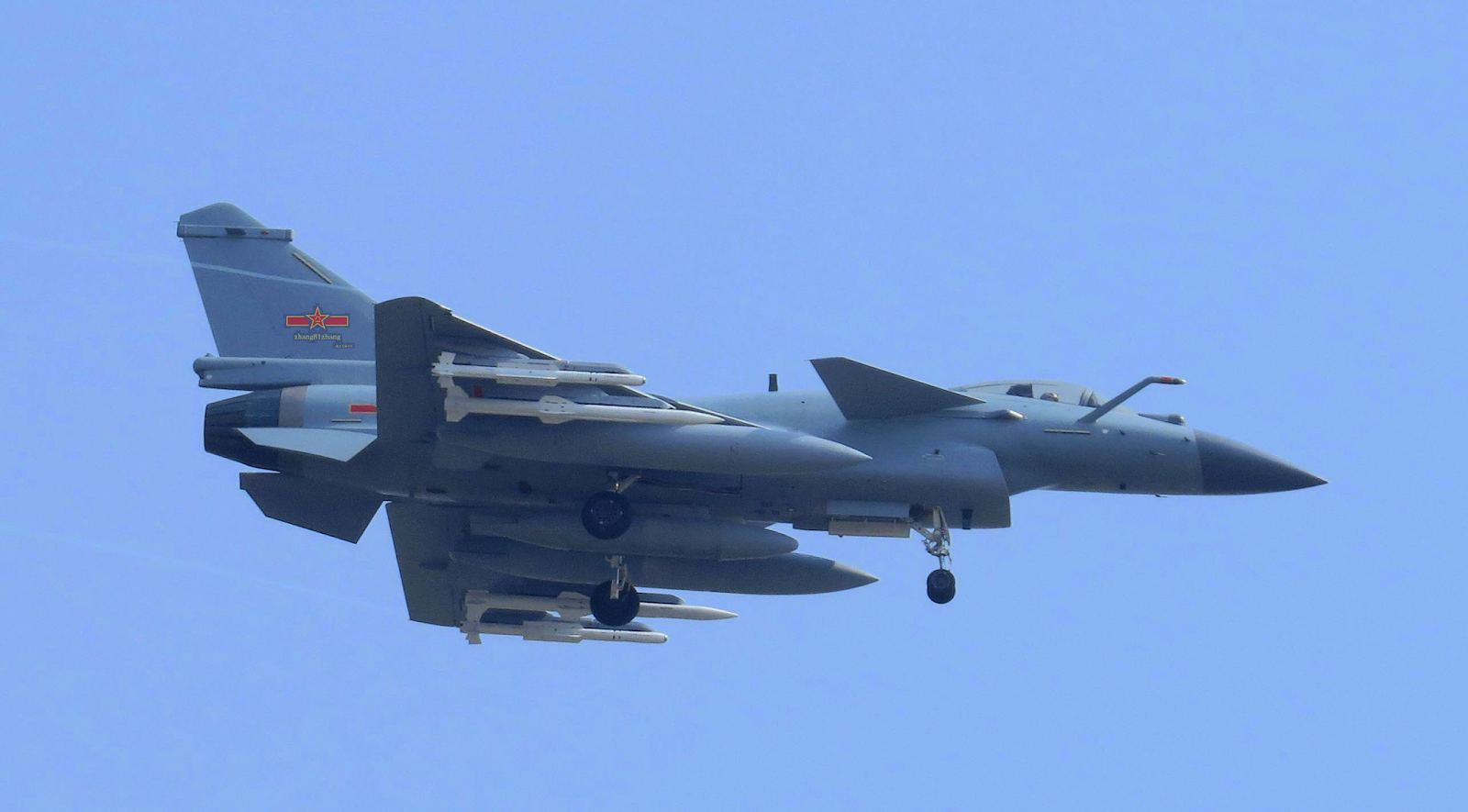 desarrollo defensa y tecnologia belica: El Caza chino J-10C entra en servicio