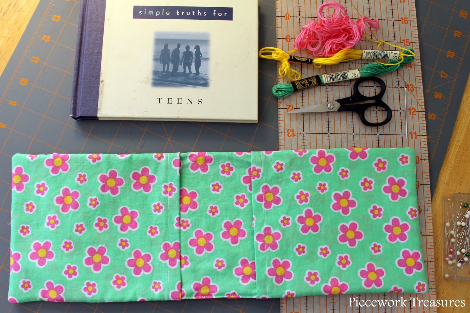 Lisa's Carolina | Handmade: a simple quilted bookcover