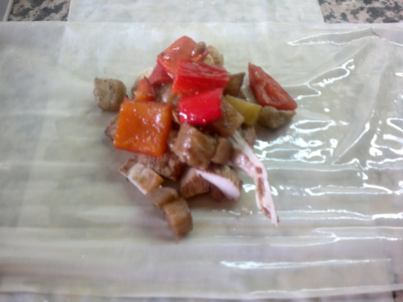 Enrollados de pasta filo con verduras a la brasa y pollo. ~ Las recetas ...