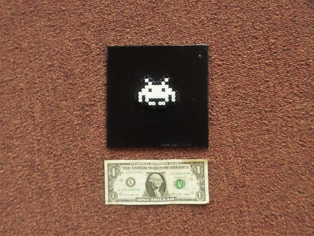 Long Black Fingers : Kung Fu And Space Invader Perler Beads