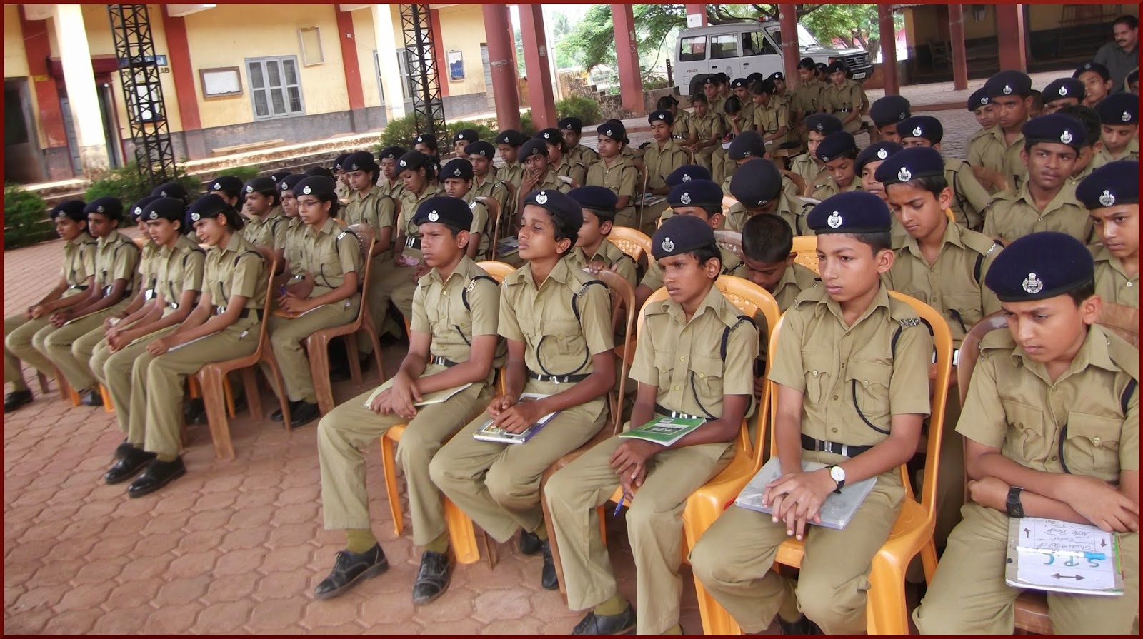 G.H.S.S. ADOOR: കുട്ടിപ്പൊലീസുകാരുടെ സമ്മര്‍ ക്യാമ്പിന് അഡൂര്‍ സ് ...