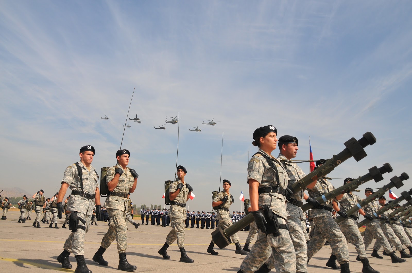 DEFENSA CHILENA: IMAGENES ANIVERSARIO DE LA FACH