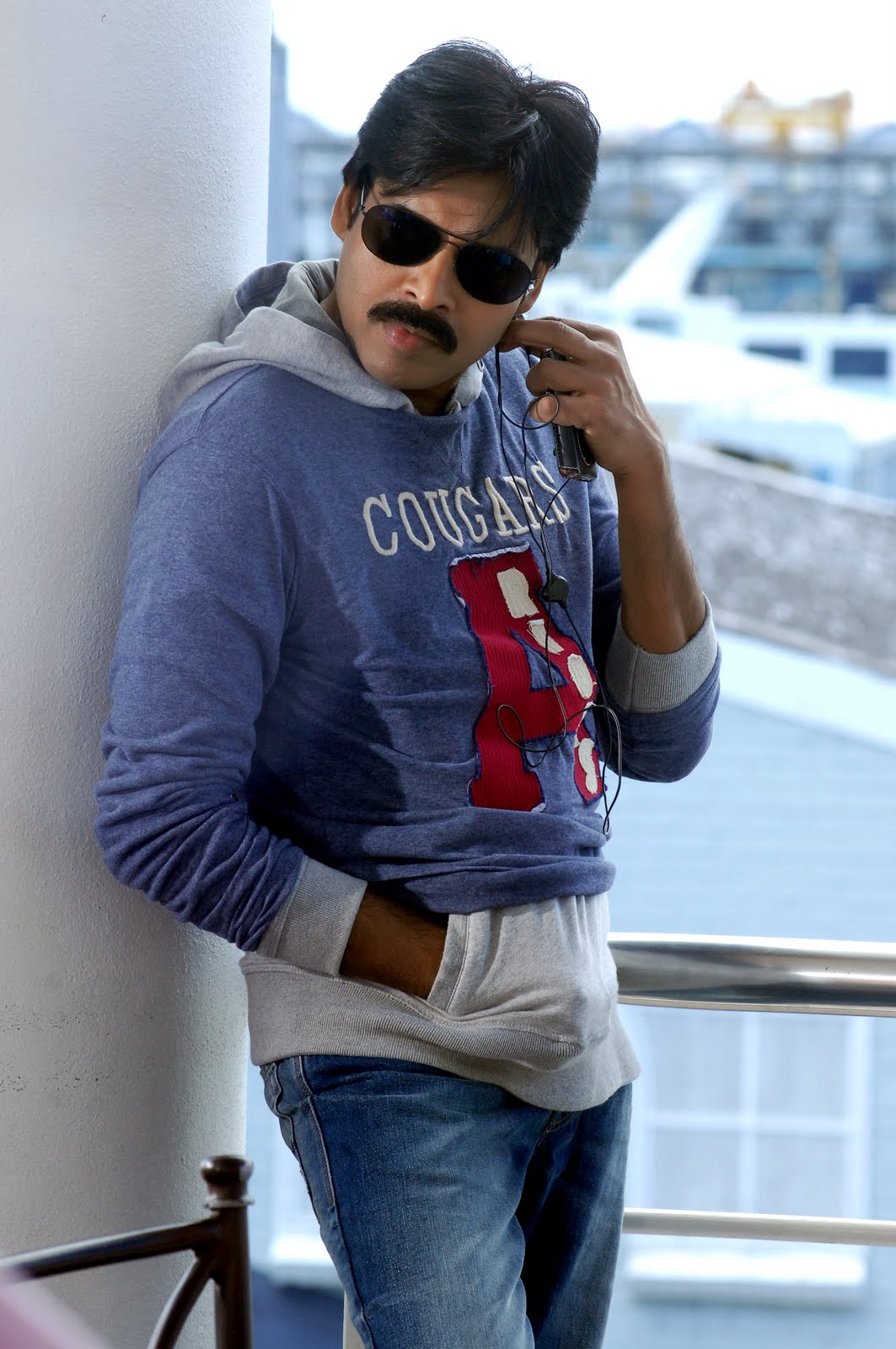 Gallery No1: pawan kalyan latest stills from Theenmaar