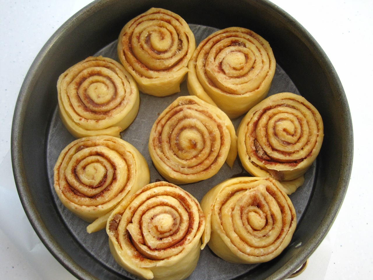 Lovely Wee Days: Sunday morning brown sugar cinnamon rolls