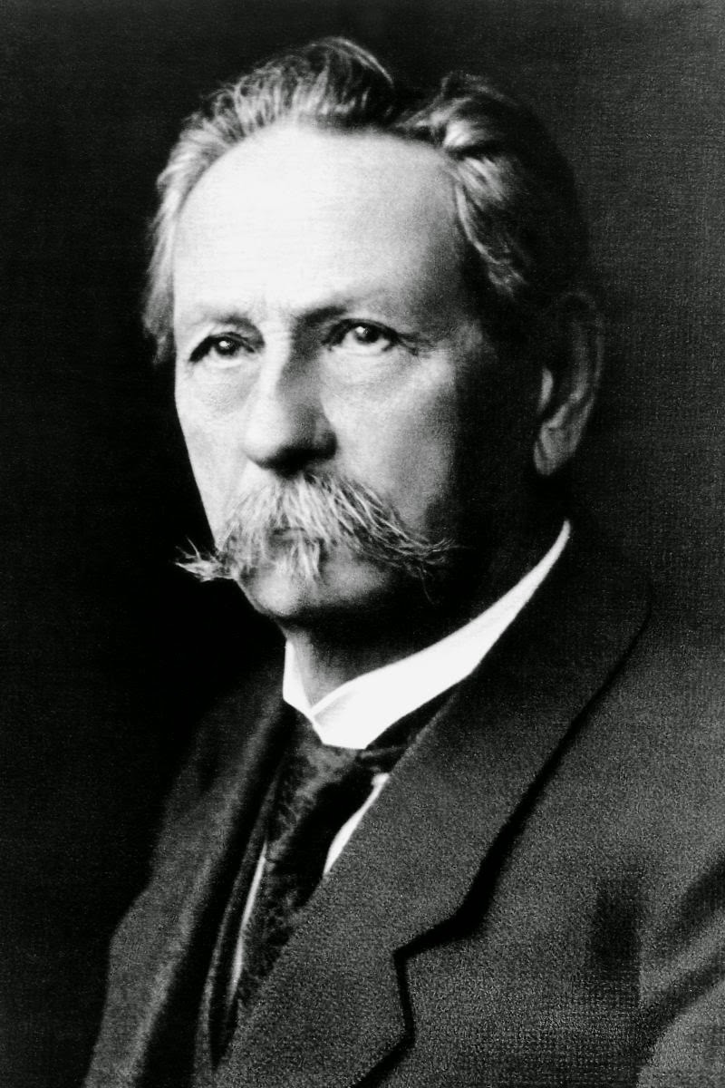 Utopías y Realidades Universales: Biografía de Karl Benz