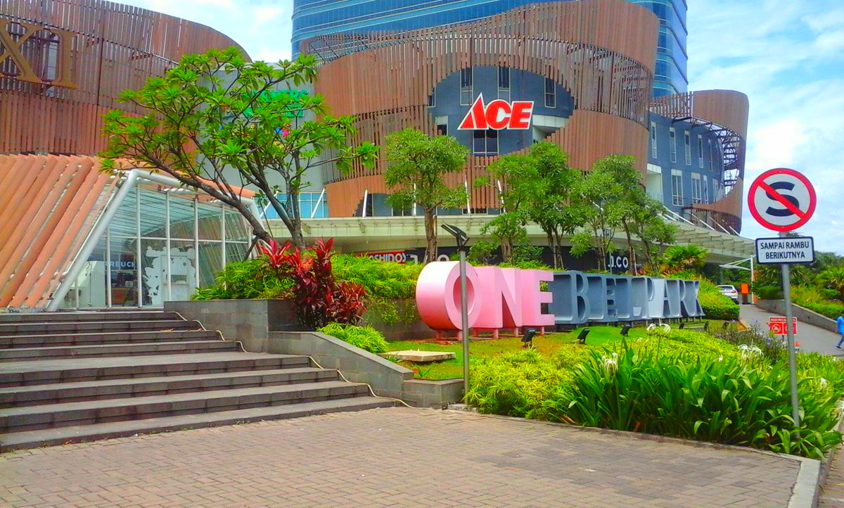 Megahnya Bangunan One Bellpark Mall, dengan Segala Keseruannya