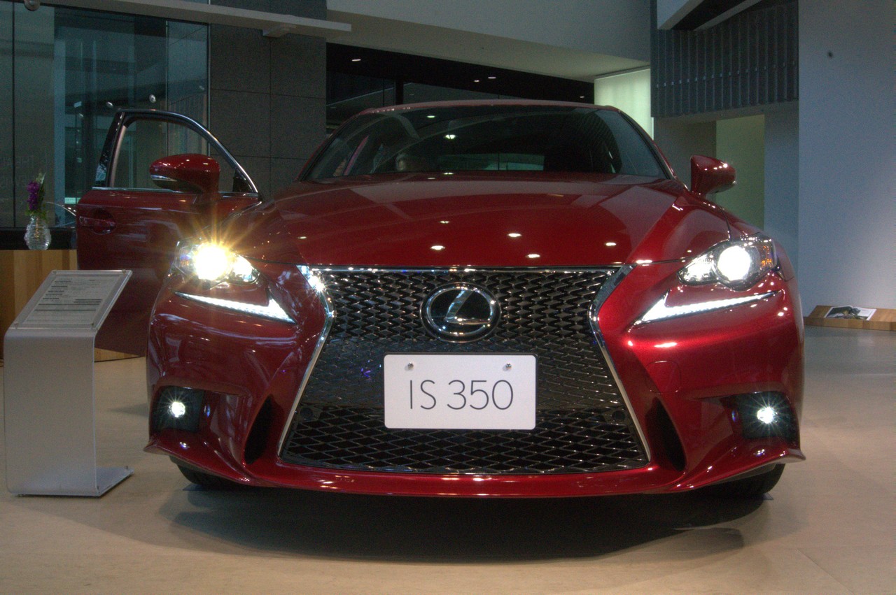 First Look: 2014 Lexus IS350 F Sport | MotorFlair