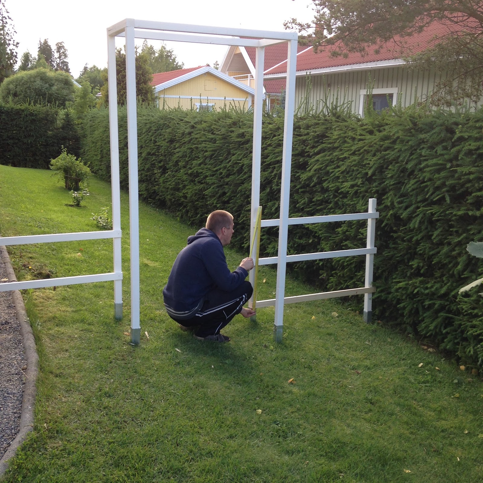 Multsin puutarha ja koti: Portti puutarhaan - puinen kaariportti